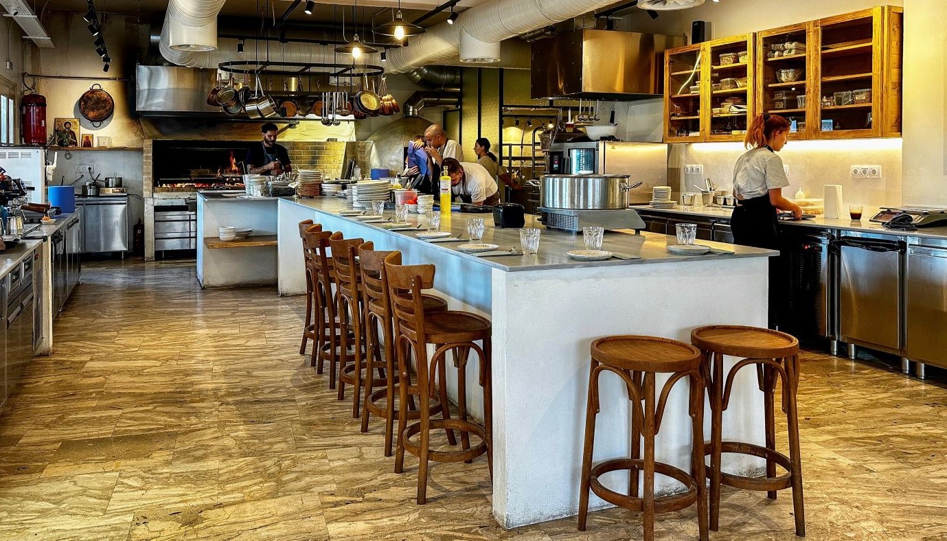 Rema Floga: Where Greek Tradition and Cycladic Flavours Ignite on Paros ...